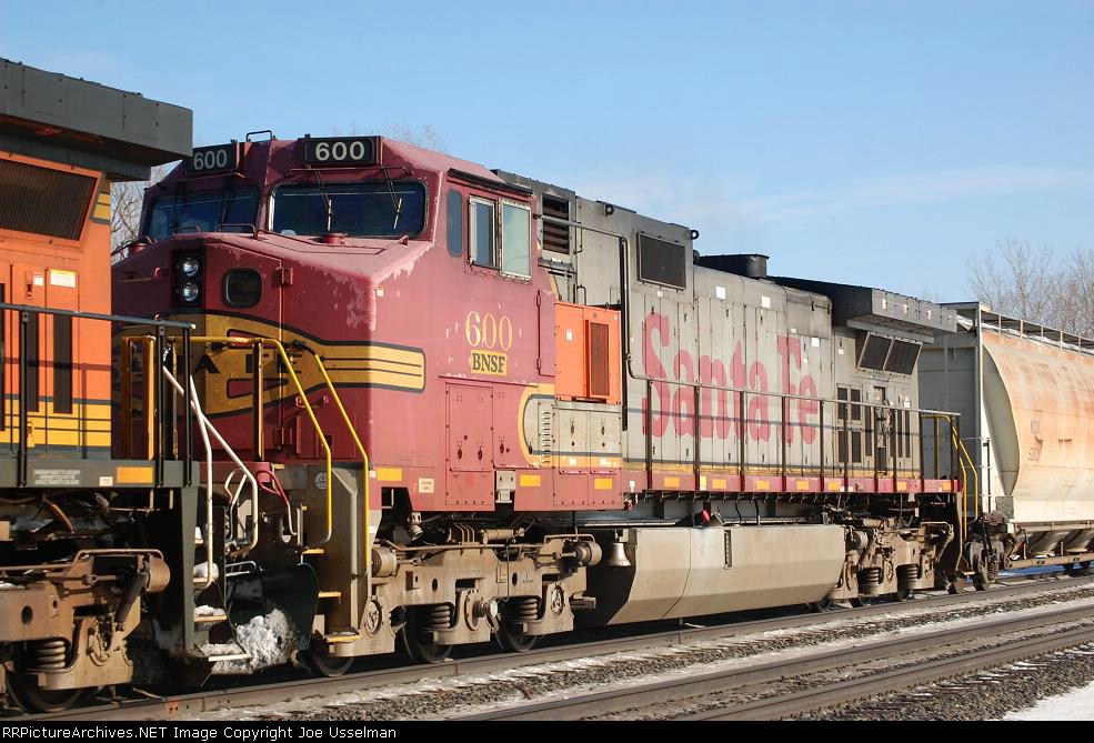 BNSF 600